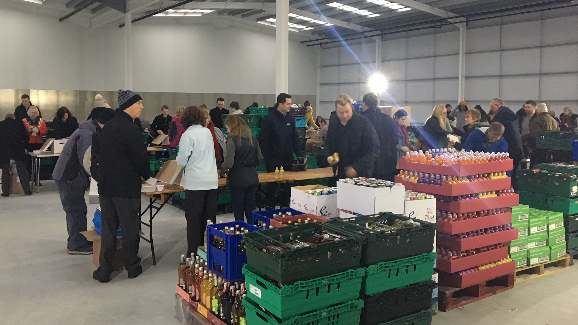 Christmas Spirit: Logistics North Hosts Hamper HQ - Harworth